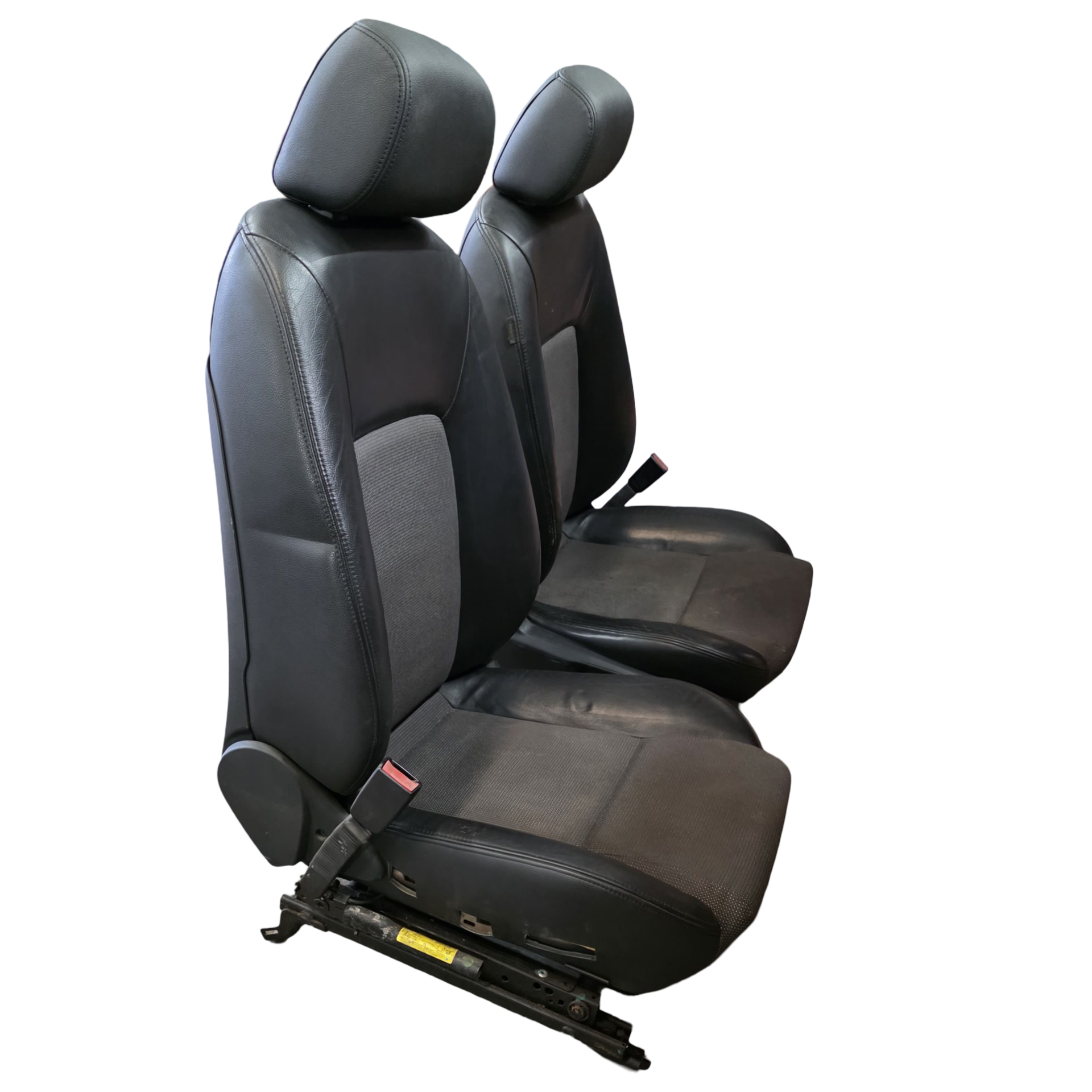 SEATS / SEAT POCKETS / SEAT RAILS — Commodore Auto Dismantlers