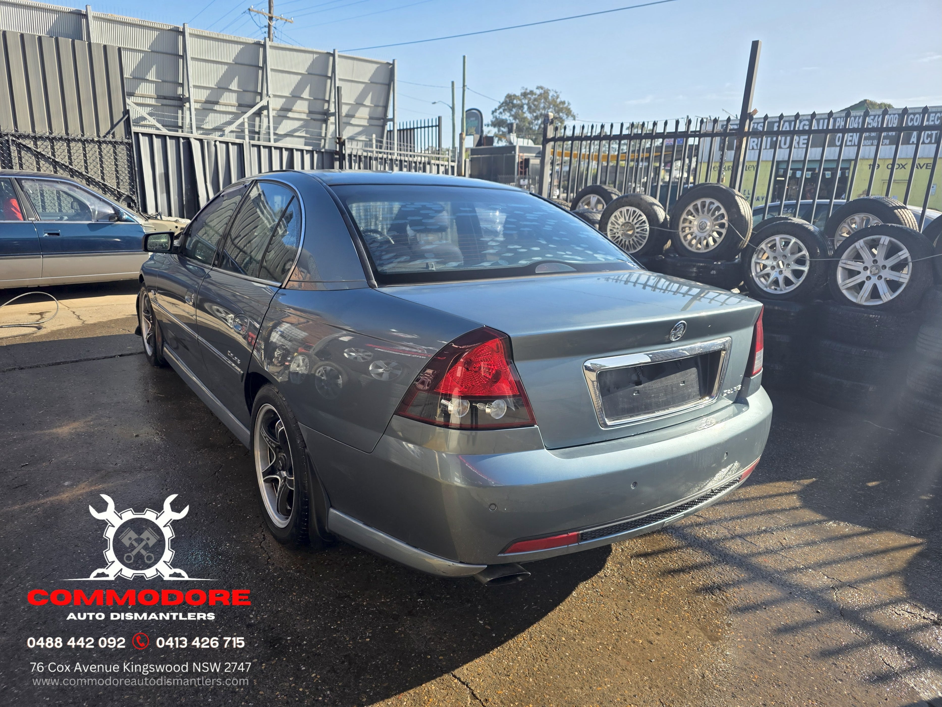 A268 - VZ HOLDEN CALAIS SEDAN - Handbrake Lever Black Leather with Sat ...