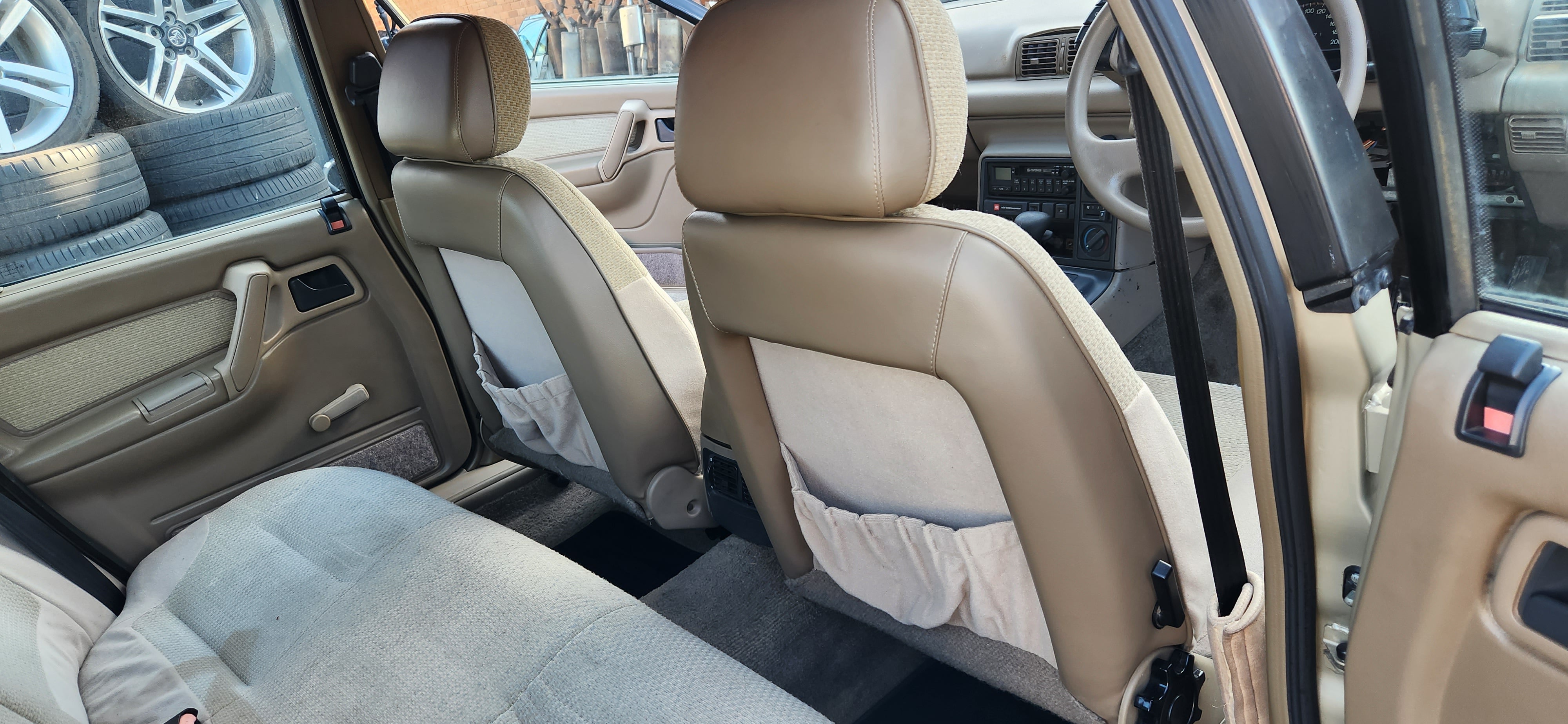 A191 - VP HOLDEN COMMODORE SEDAN - Seatbelt Centre Rear with Buckle- B ...