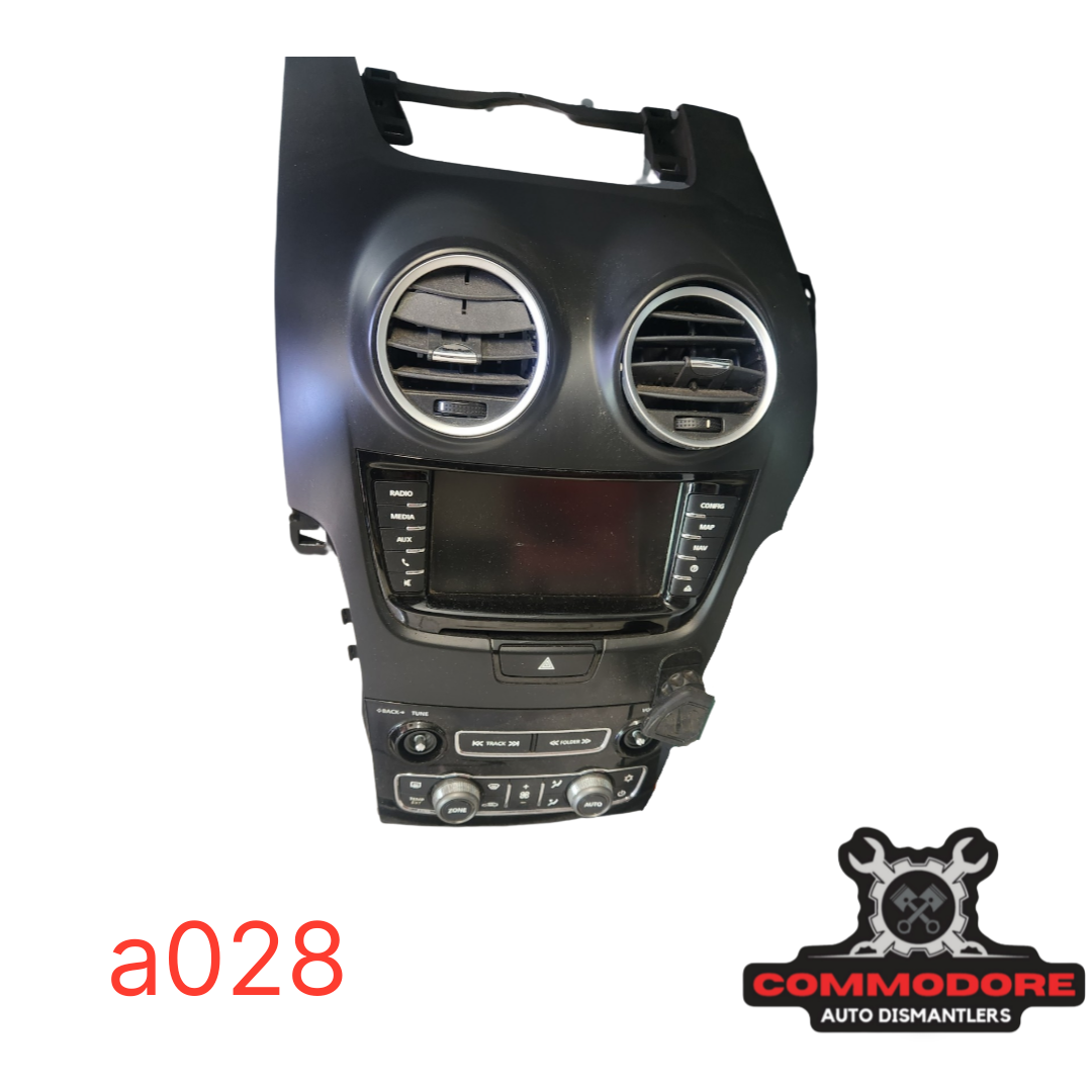 A028 - VE SV6 Holden Commodore Utility - Stereo / Centre Dash Display ...