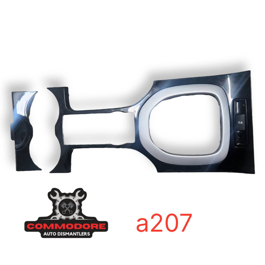 A207 - VE SV6 II - Centre Console Trim — Commodore Auto Dismantlers