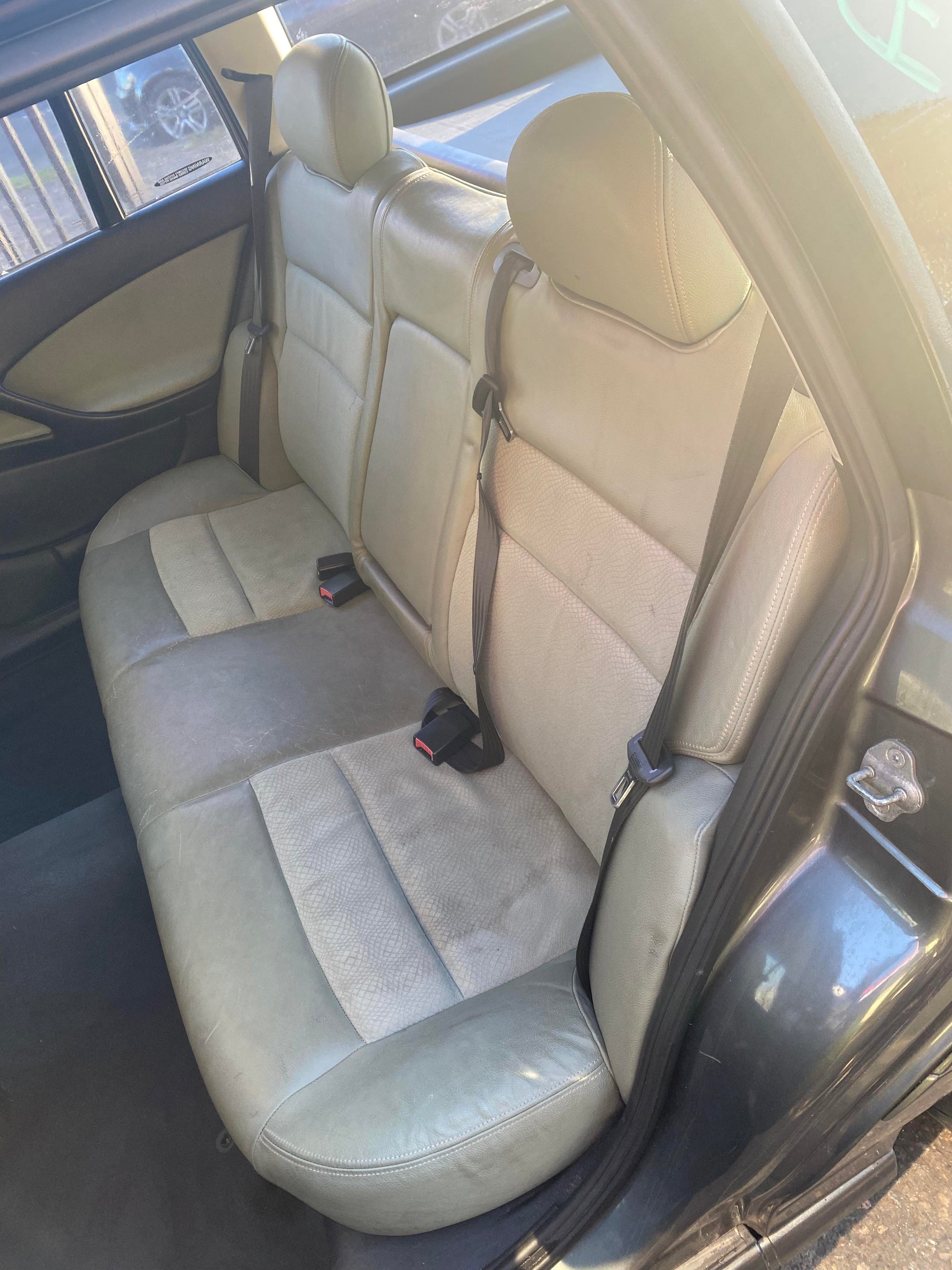 A148 - VT,VX,VY.VZ HOLDEN COMODORE WAGON - Seatbelt Drivers Rear (blac ...