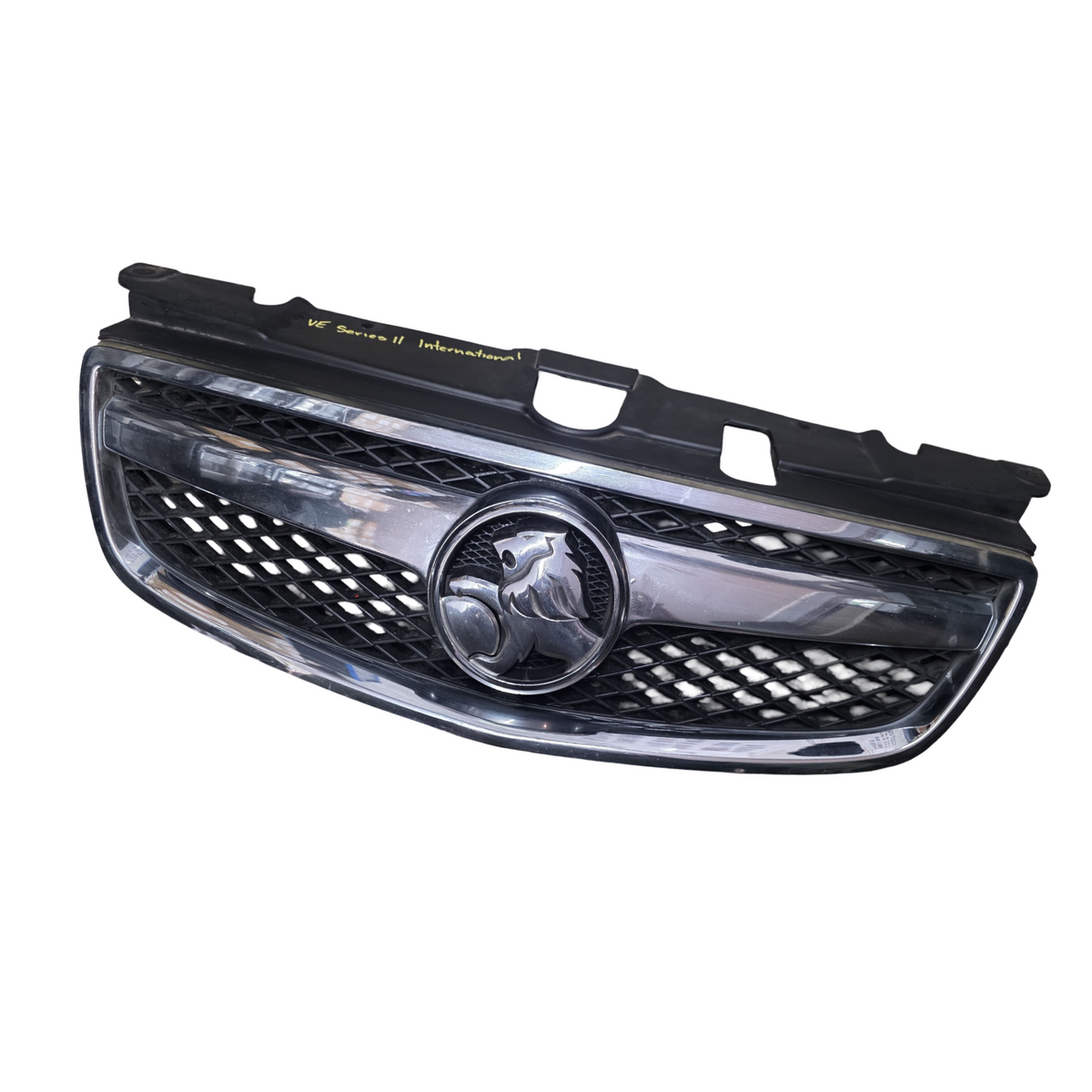 VE SERIES II BERLINA INTERNATIONAL - Front Grille — Commodore Auto ...